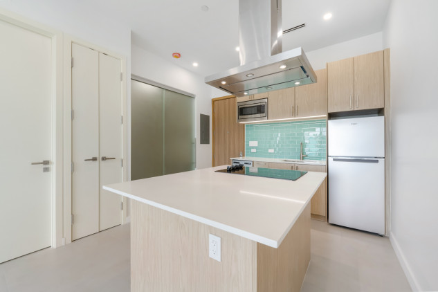 Harbour Walk One Bed +den - MLS#415520 - INTERNATIONAL REALTY GROUP LTD